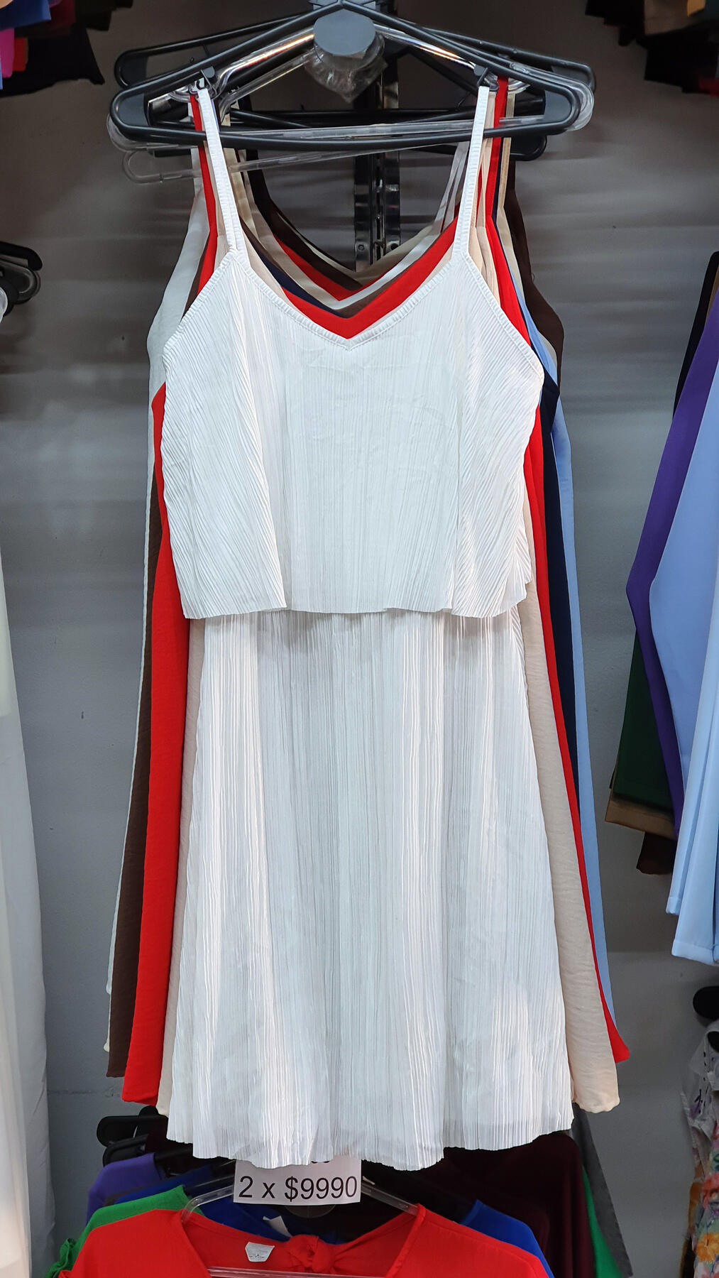 Vestido corto plizado | Distrito Moda