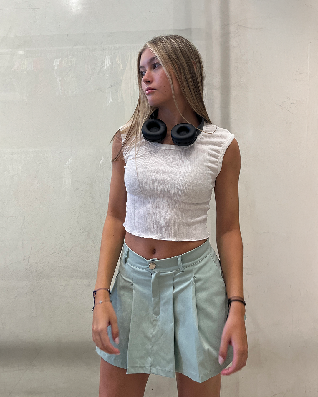 MUSCULOSA HAWAI BASICA SHAKI | Distrito Moda