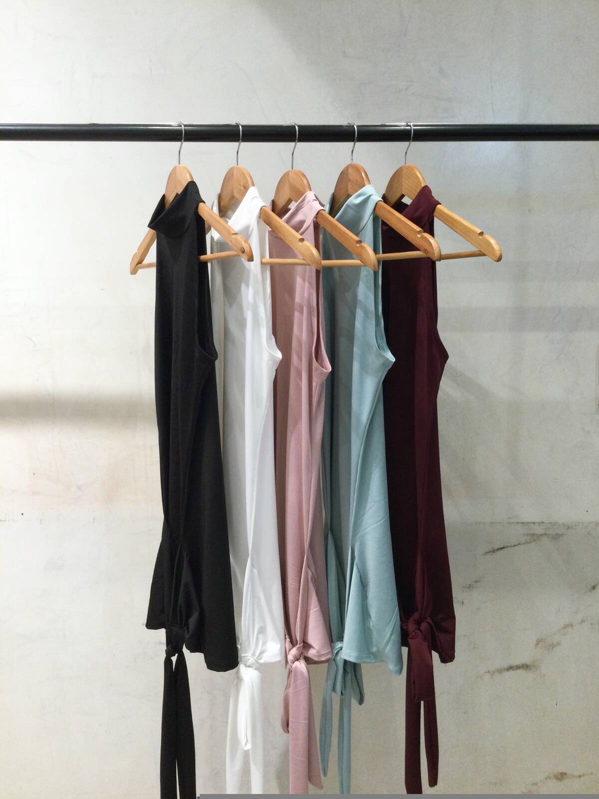 VESTIDO MICROFIBRA CON LAZO ATAR SHAKI | Distrito Moda