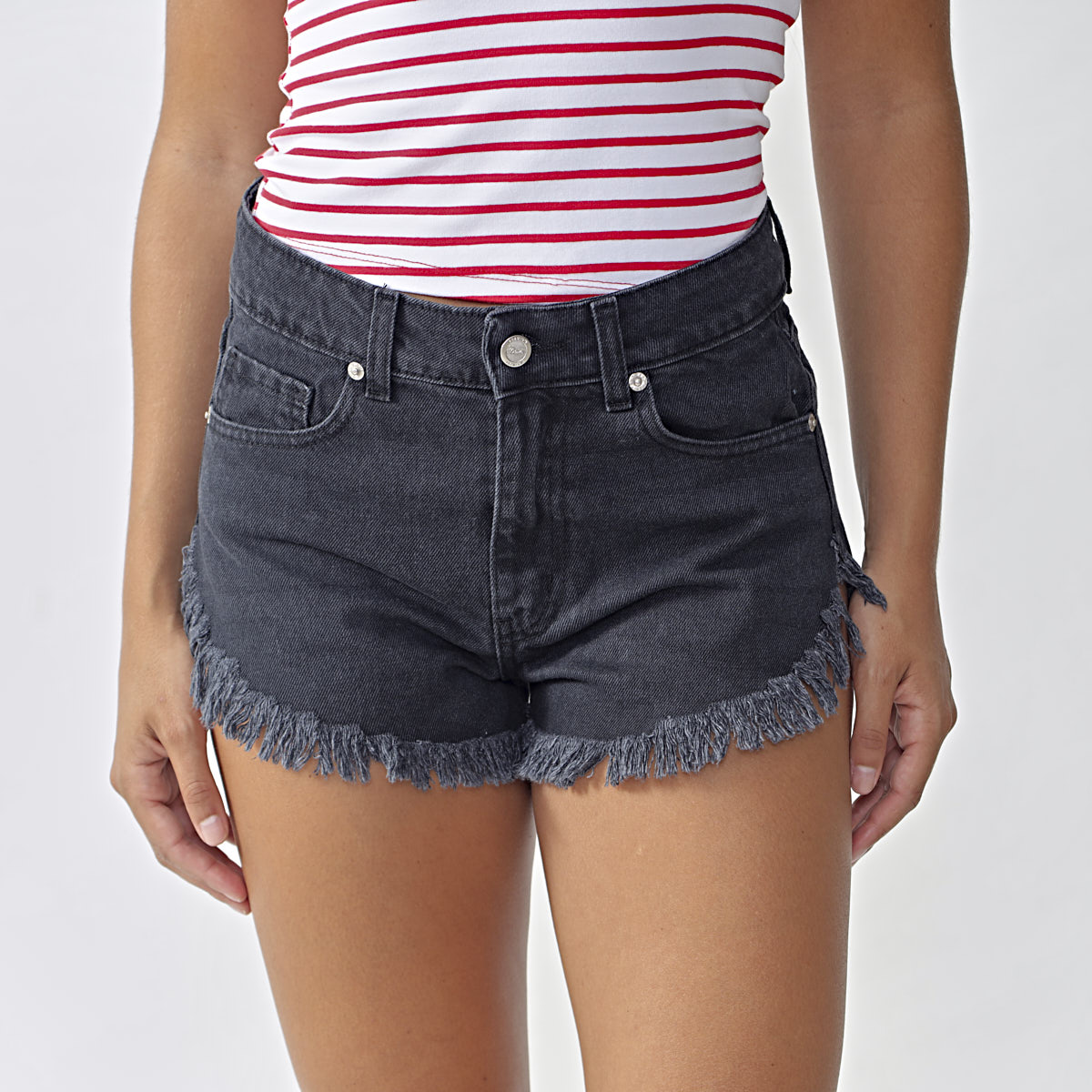 Short Jean Negro con Flecos | Distrito Moda